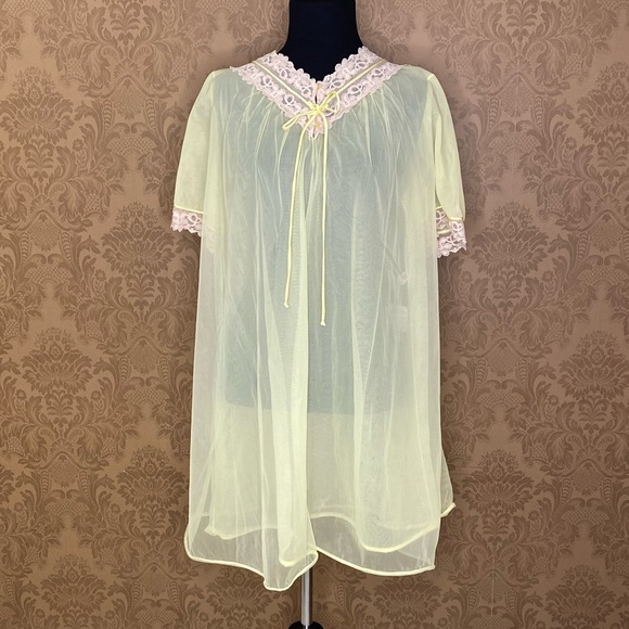 Vintage | Intimates & Sleepwear | Vintage 5s 60s Glammy Lace Peignoir ...